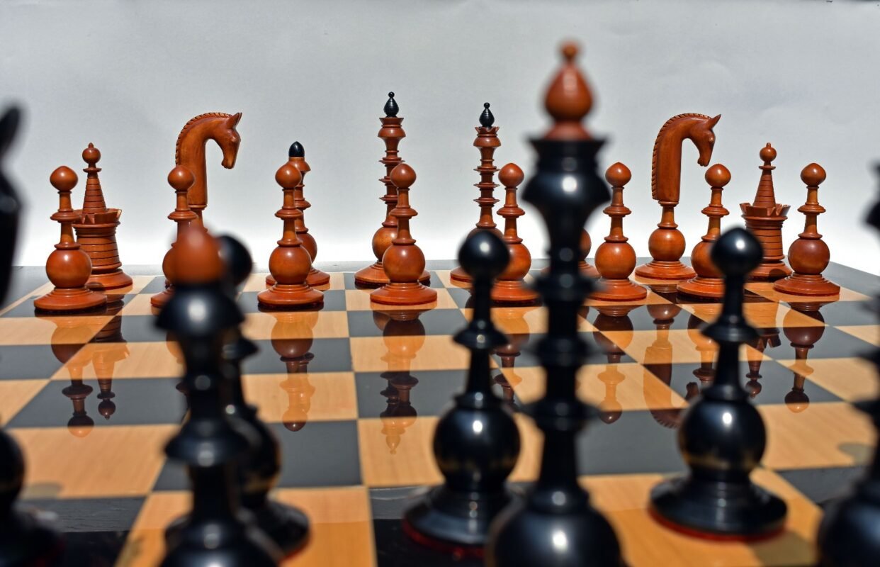 Dutch 8th Century Chess Pieces Antiqued Boxwood & Ebony 4.5" King ...