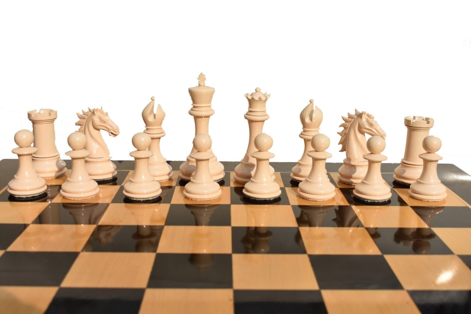 The Emperor Series Chess Pieces Pearl White & Royal Blue Lacquered 4.4 ...