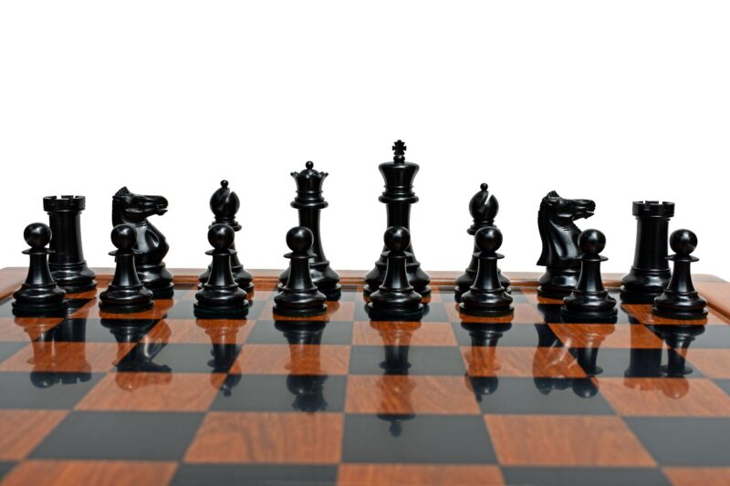 1875-1880 Jaques Zukertort Chess Set Antiqued Boxwood & Ebony 4" King ...