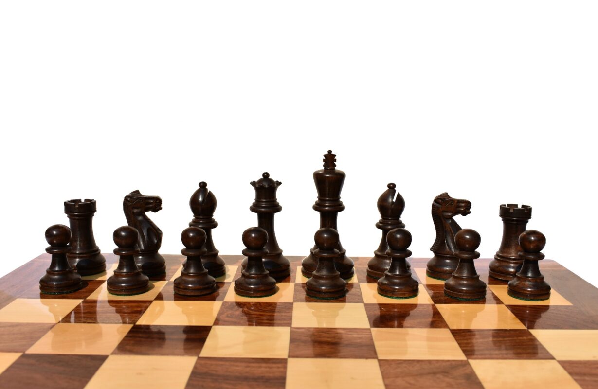 Grandmaster Series chess set Boxwood & Walnut Gilded Boxwood 3.75" King ...