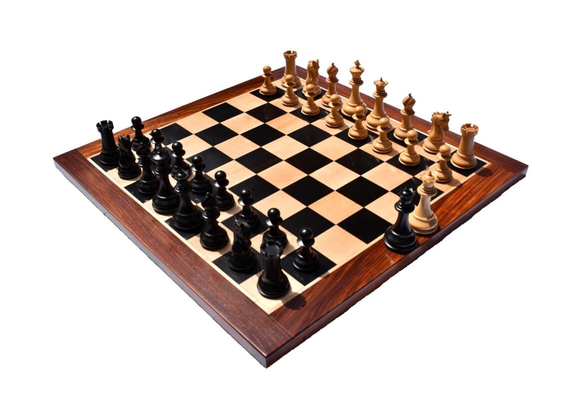 The Cambridge Series chess set Boxwood & Ebony 4.25" King with 2.25 ...