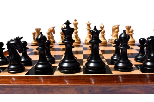 The Cambridge Series chess set Boxwood & Ebony 4.25" King with 2.25 ...