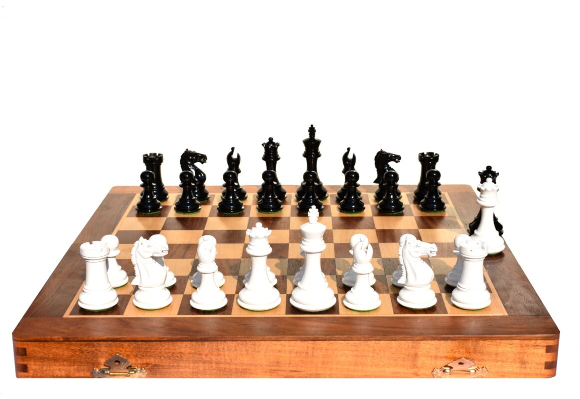 The Centurion Series White & Black laquered chess set 3" King with 16 ...