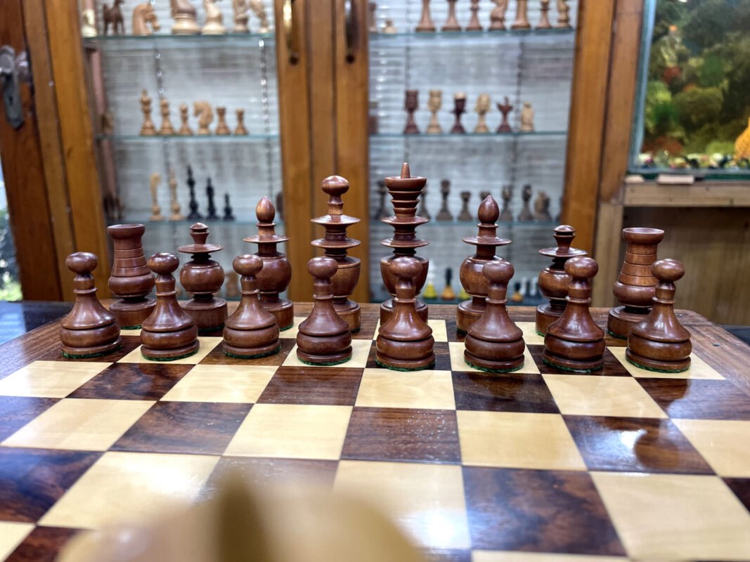 The Persian Series reproduction chess set Boxwood & Antiqued bowood 2. ...