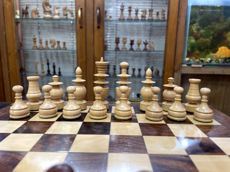 The Persian Series reproduction chess set Boxwood & Antiqued bowood 2. ...